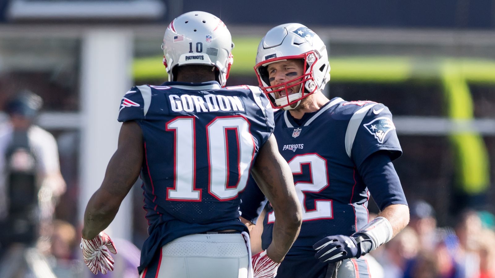 Gordon has a pair of catches in his Patriots' debut