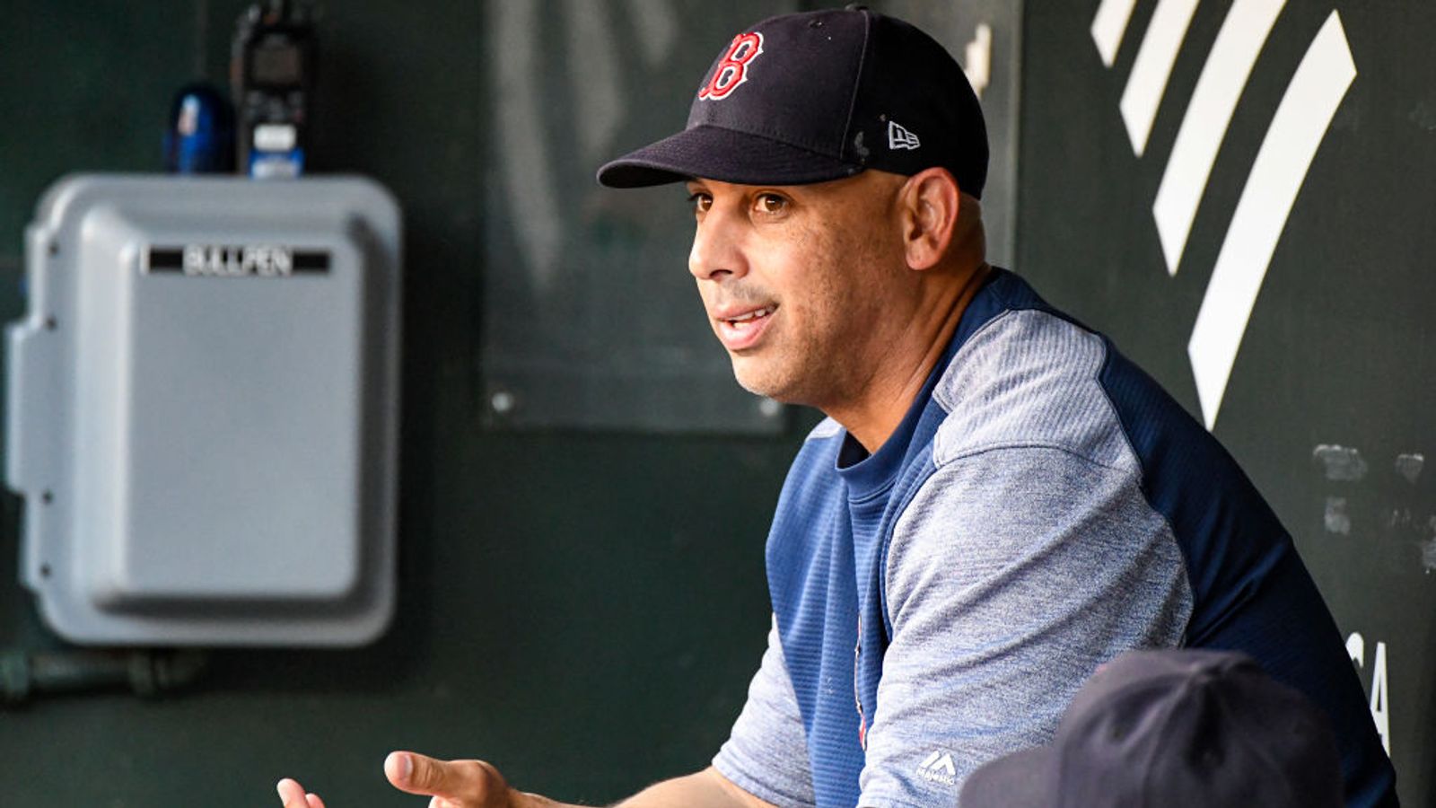 Report: Red Sox used video replay room in '18 to relay signs