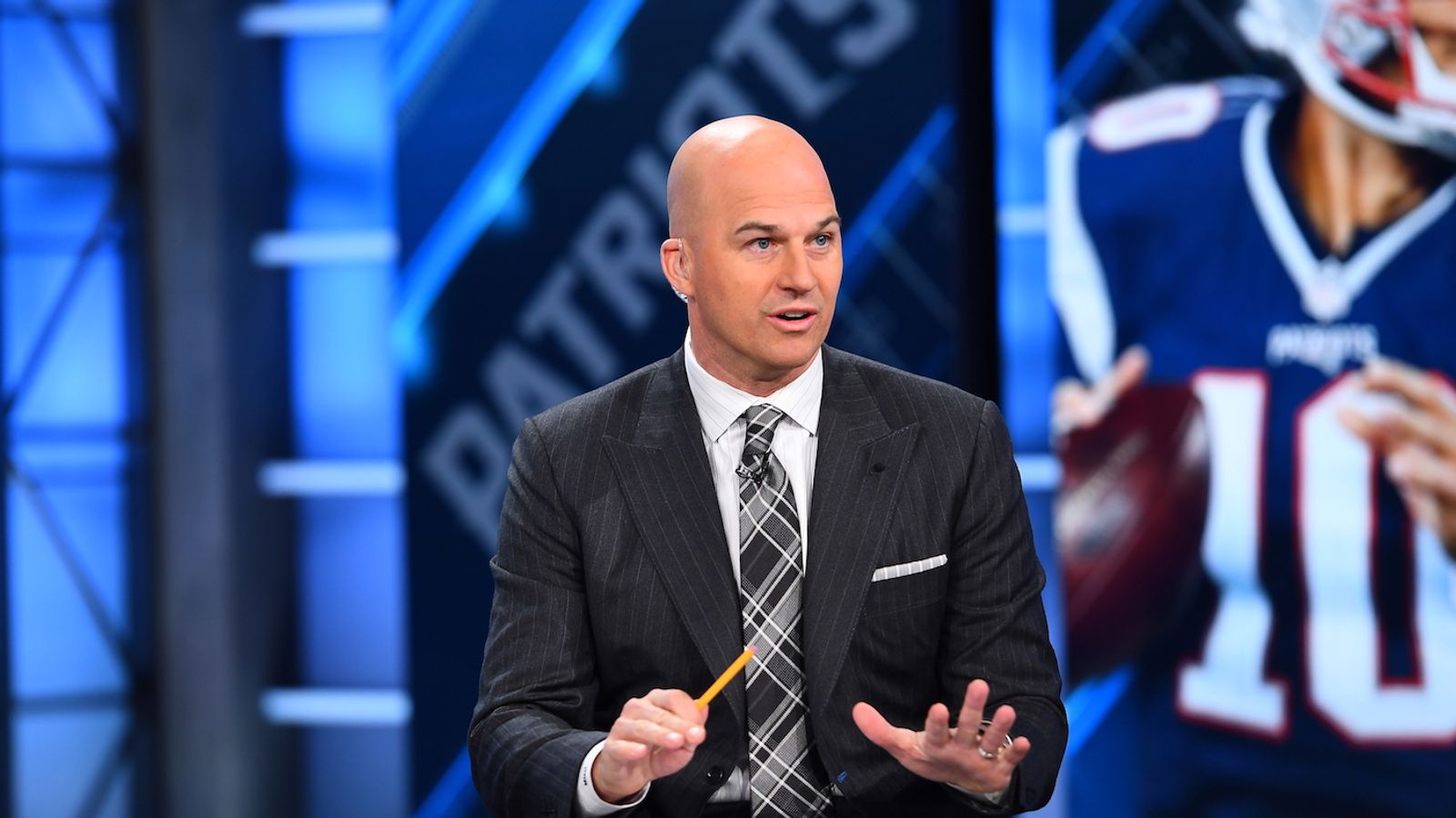 Matt Hasselbeck on his accidental QB start, night swimming at Steve ...