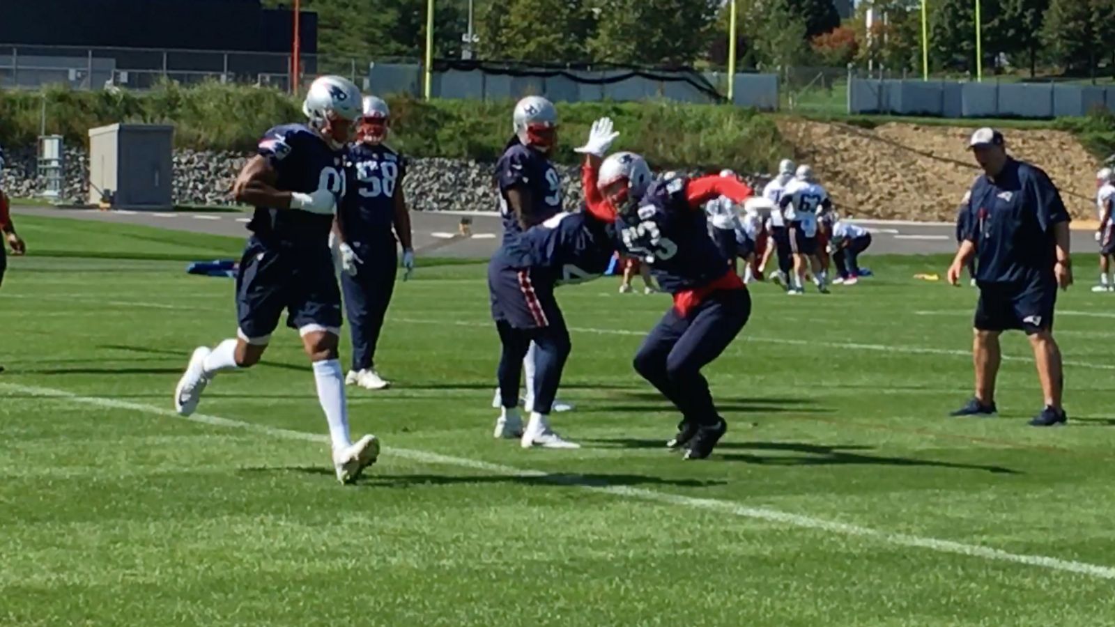 Video: Edge defenders work on shedding blocks