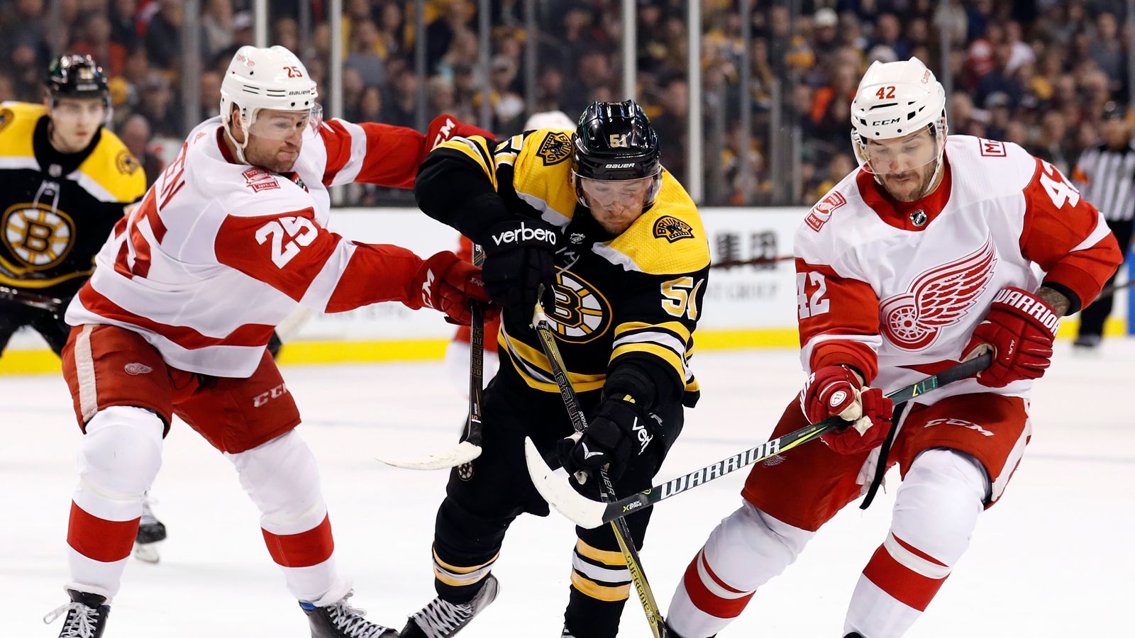 Final: Bruins 3, Red Wings 1