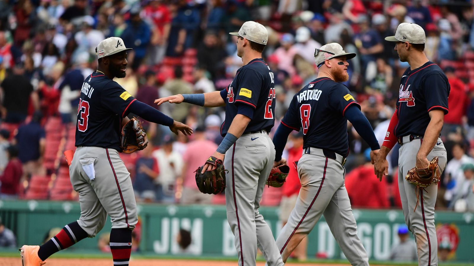 Final: Braves 10, Red Sox 4 - Braves get 16 hits winning rubber match ...
